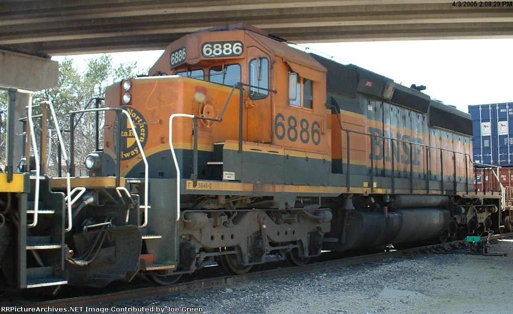 BNSF 6886